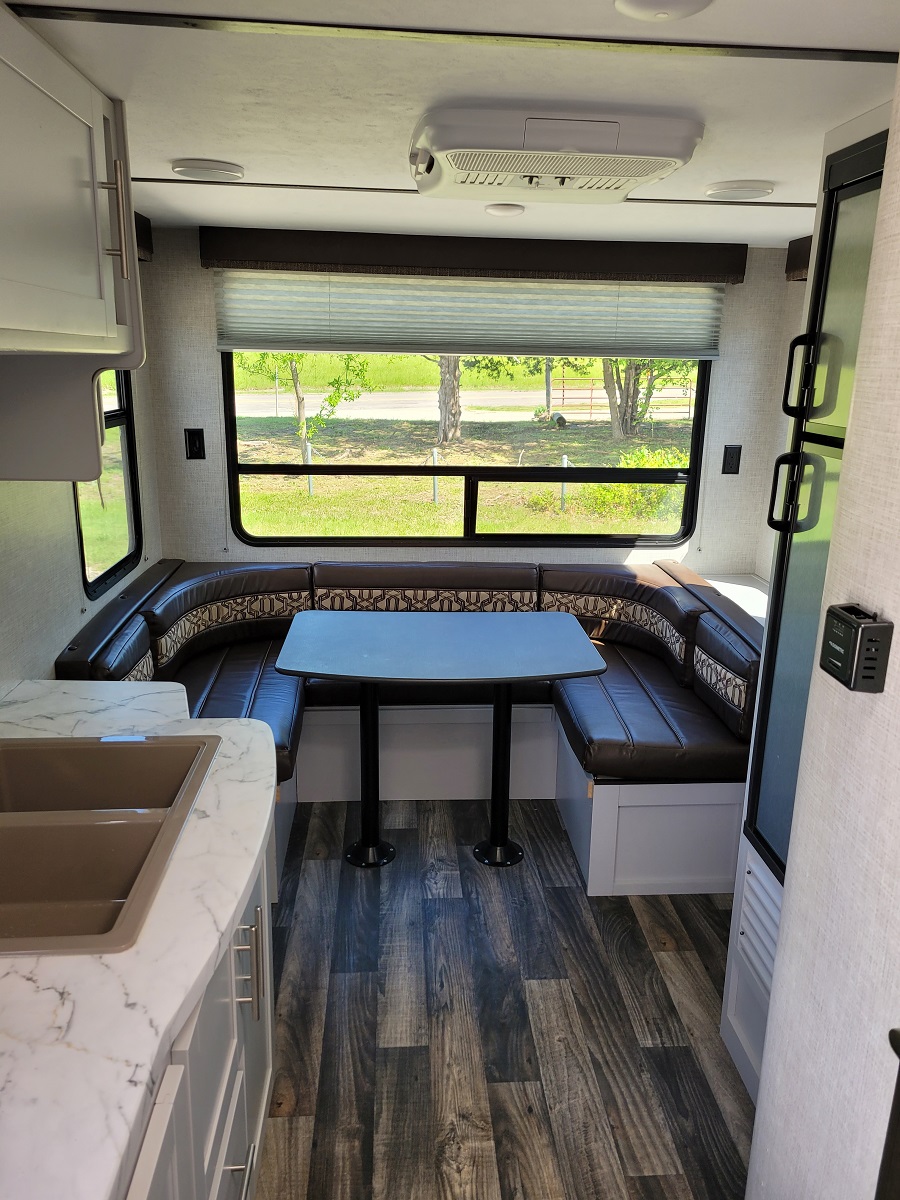 Vehicle Details | RV, Motorhome and Travel Trailer rentals in ...